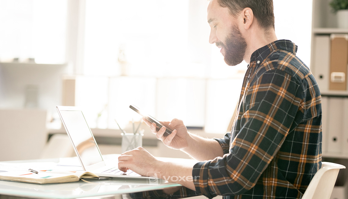 Deskless Workers: 4 Ways Communicating Boosts Productivity Deskless Workers: 4 Ways Communicating Boosts Productivity